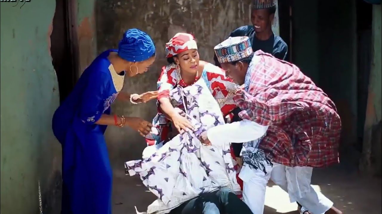 Sani Liya Liya (Ya Naga Kunyiwa Dan daudu Da"ira) Latest Hausa Song ...