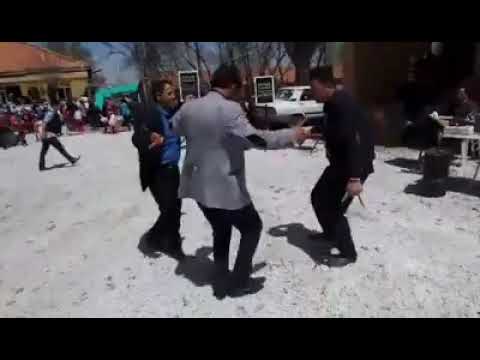 Şenkardeşler oynuyor konya oyun havaları Adıgüzel berber aliihsan berber Mükremin berber oynuyor üç