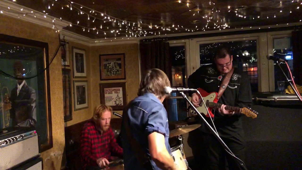 James Oliver Band - Don’t You Lie To Me. Old Duke, August ‘19. - YouTube