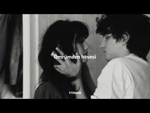 Mavi Gri - Odamda Hayalin Saklı (Sözleri/Lyrics)