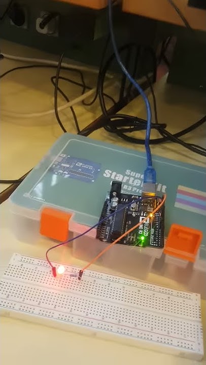 Encender y apagar led con teclado - YouTube