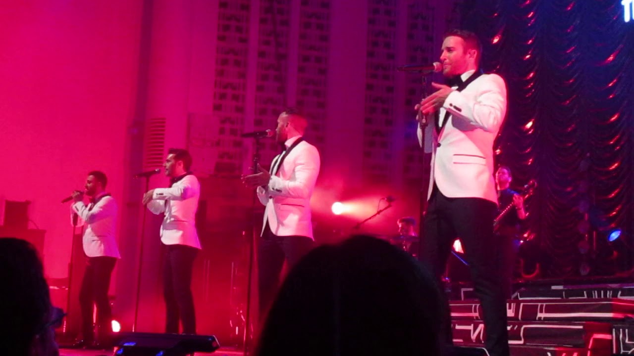 The Overtones - Pretty Woman - Liverpool Philharmonic 7/12/19 - YouTube