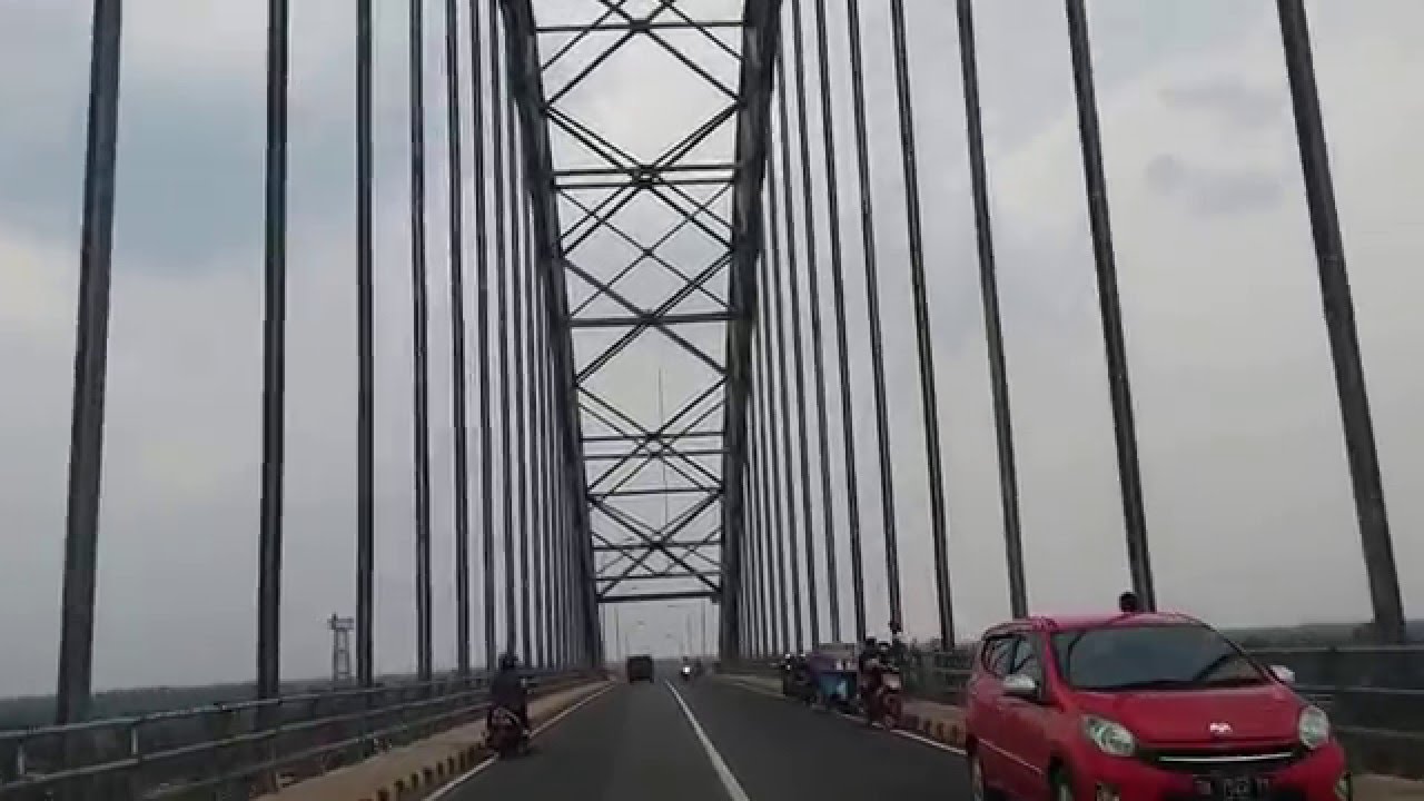 Sensasi Di Atas Jembatan Rumpiang, Marabahan Barito Kuala - YouTube