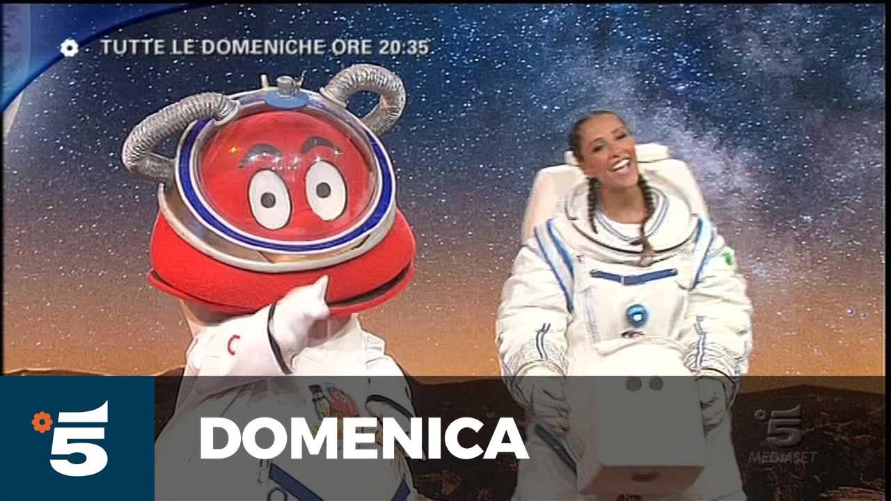 Paperissima Sprint - Tutte le domeniche, 20.35, Canale 5 - YouTube
