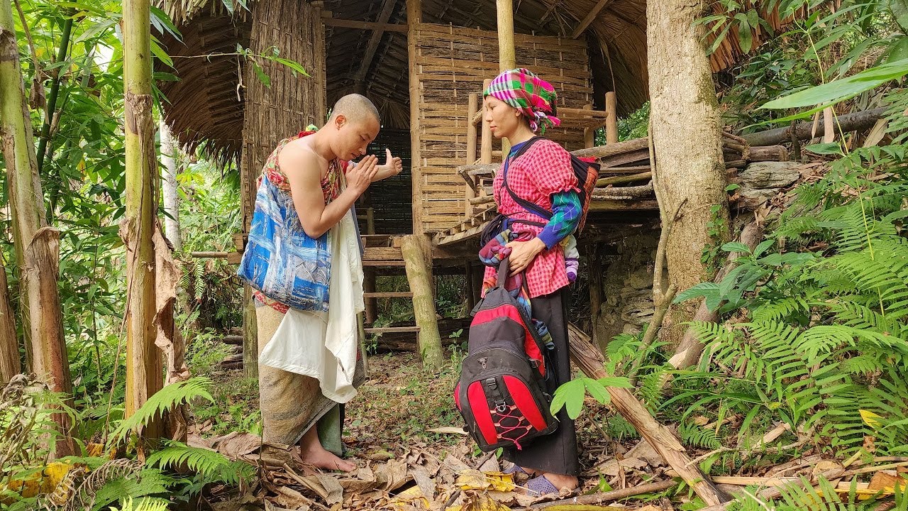 Mendicant Monk's AMAZING Act of Kindness Helps Homeless Single Mother ...