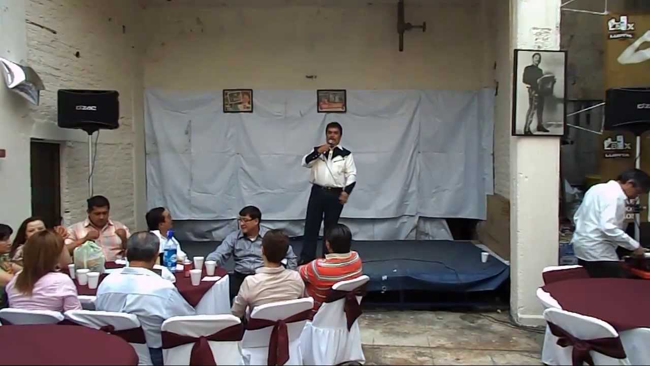 Mike Quintana La voz de Tacubaya - YouTube