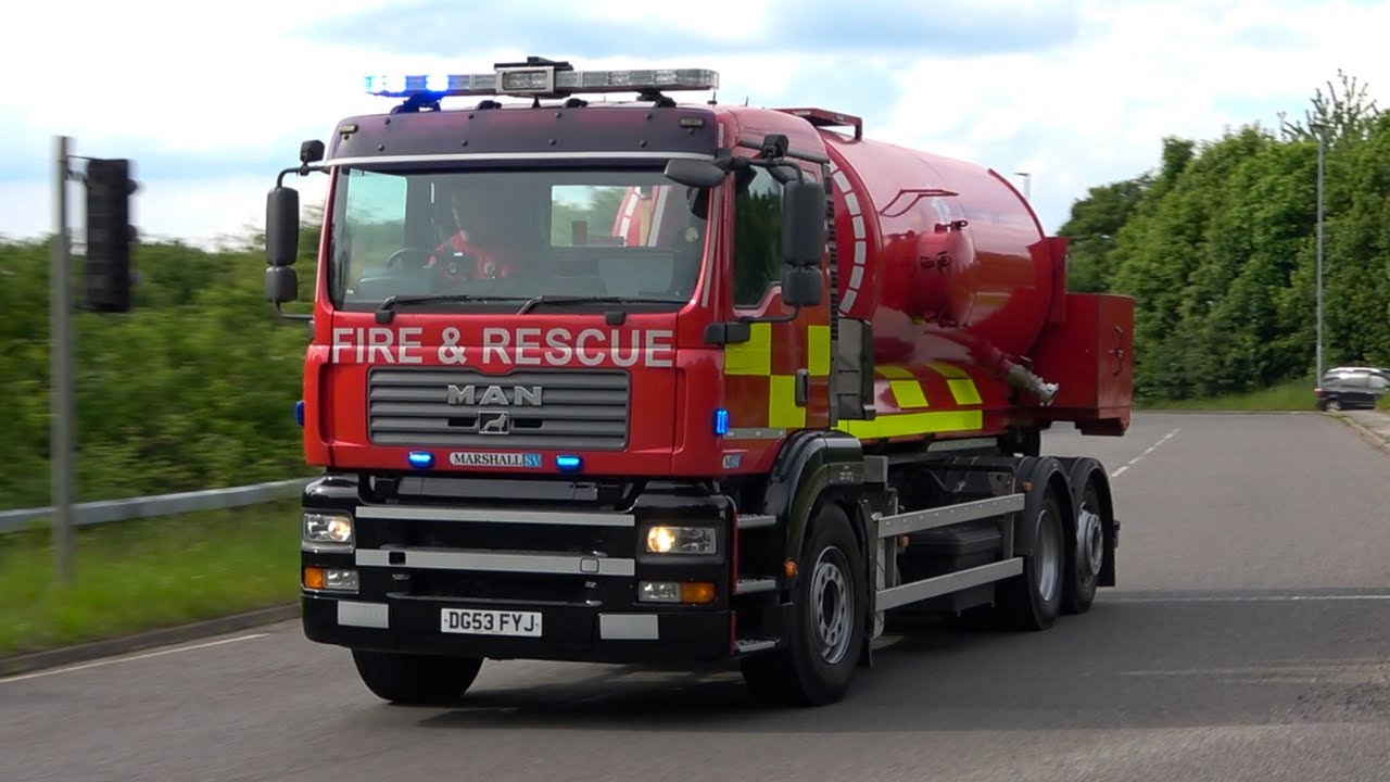 Ellesmere Port Water Bowser Responding | Cheshire Fire & Rescue Service ...