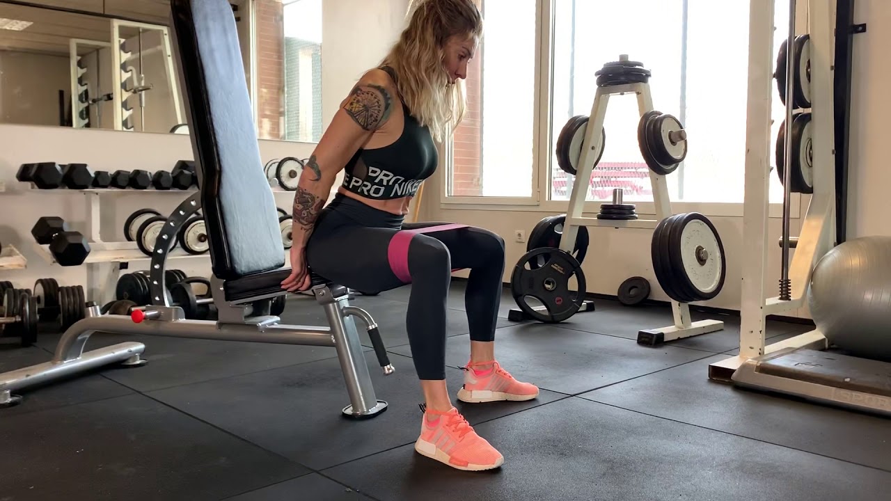 Abducción con goma sentada - YouTube