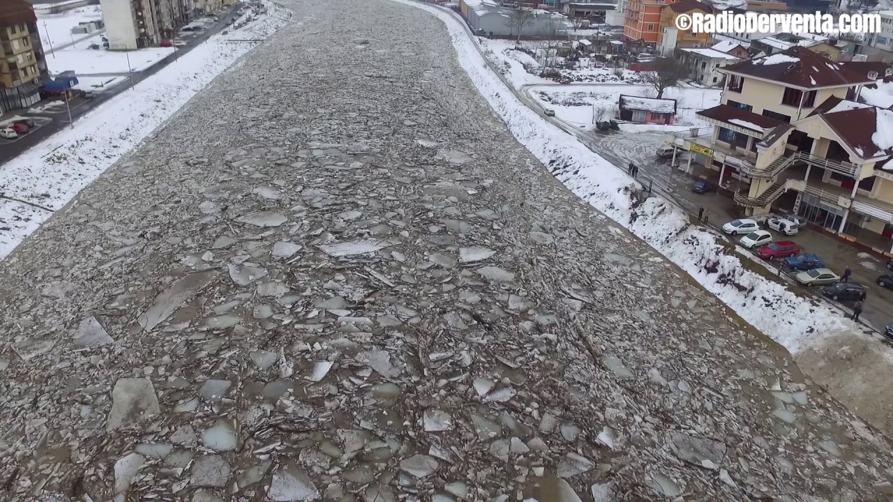 Sante leda plutaju Ukrinom - 3. februar 2017 - YouTube