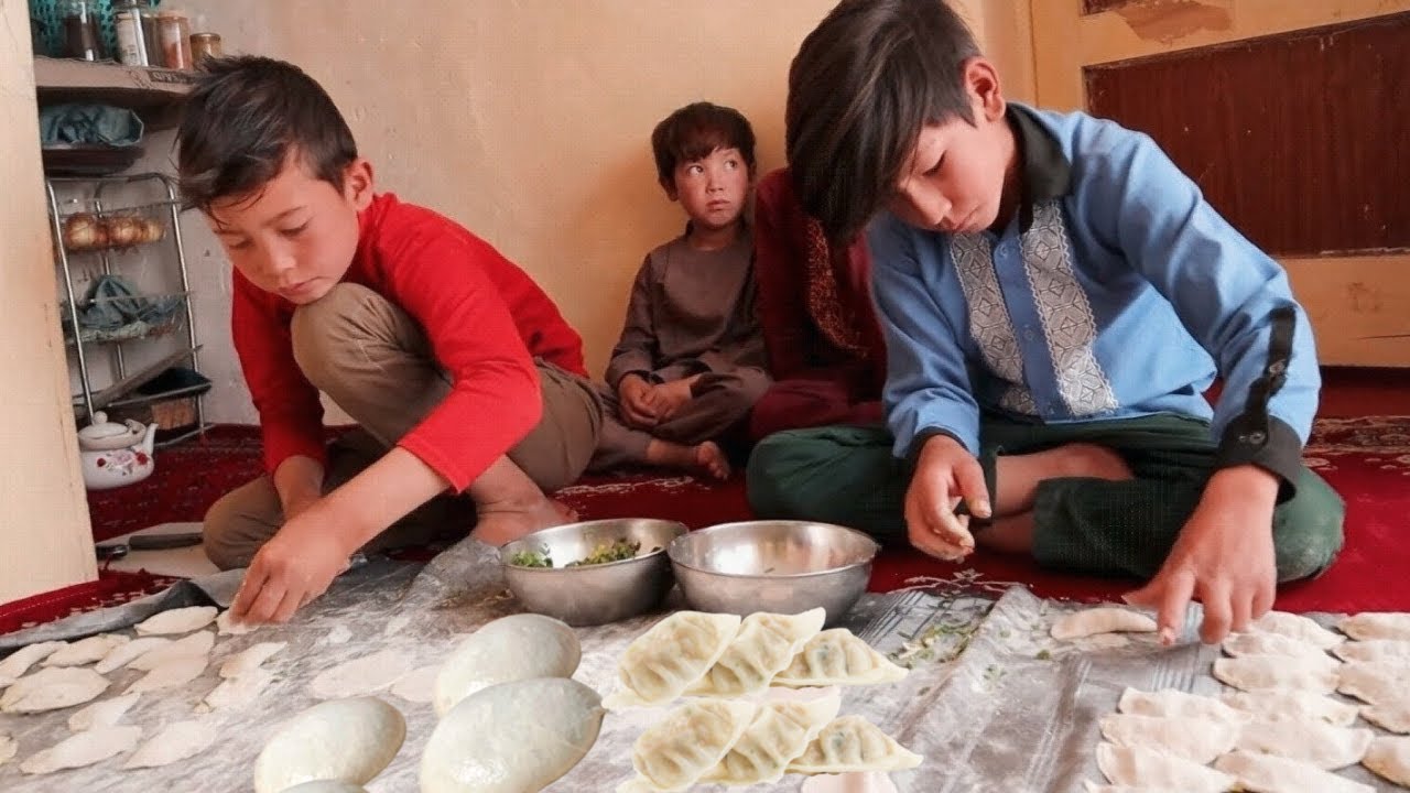 A Delicious Lunch in the Villages of Afghanistan ♡ Steamed Dumplings ...