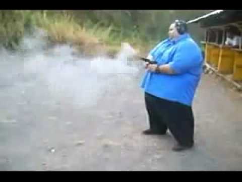 Fettsack mit knarre (A Fat Guy with a Pistol) - YouTube