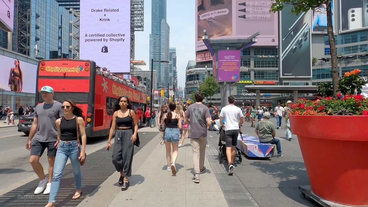 TORONTO Downtown Summer Long Weekend Life in Downtown 4K🇨🇦 CANADA ...