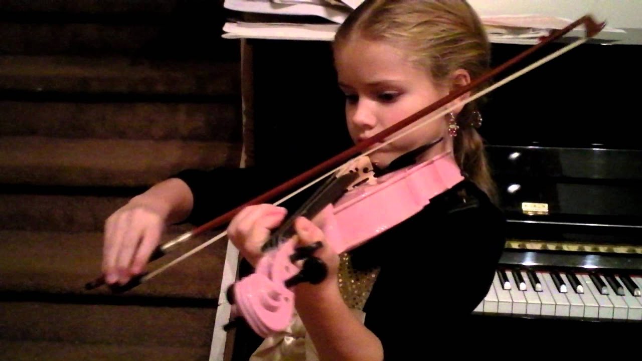 Hannah playing Good King Wenceslas on violin - YouTube