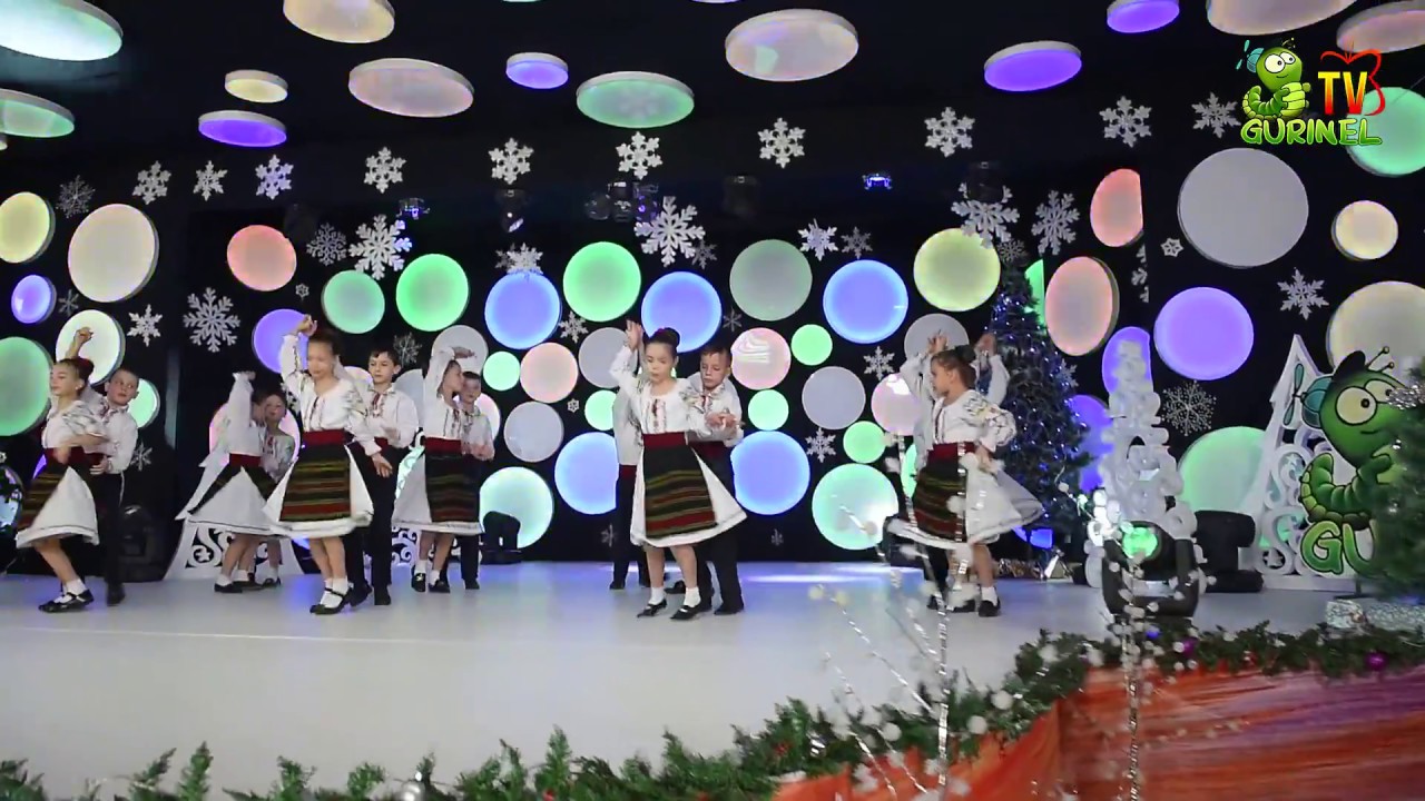 Ansamblul de dansuri populare Mladita (s.Rezeni) - Sapte pasi - YouTube