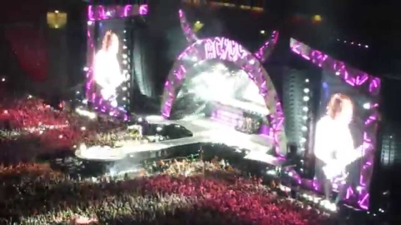 AC/DC WHOLE LOTTA ROSIE , LIVE WEMBLEY 4th JULY 2015 - YouTube