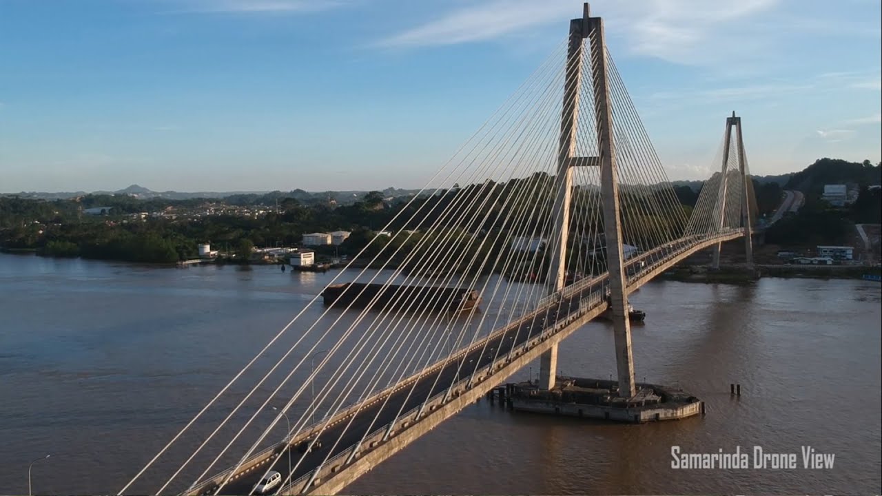 Drone View - Jalanan dan Jembatan di Kota Samarinda - YouTube