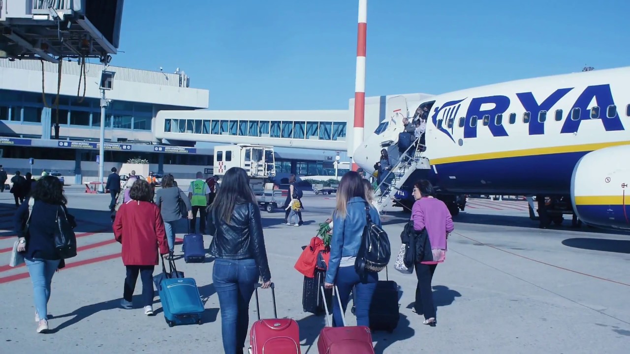 Reaching Palermo from Punta Raisi Airport - YouTube