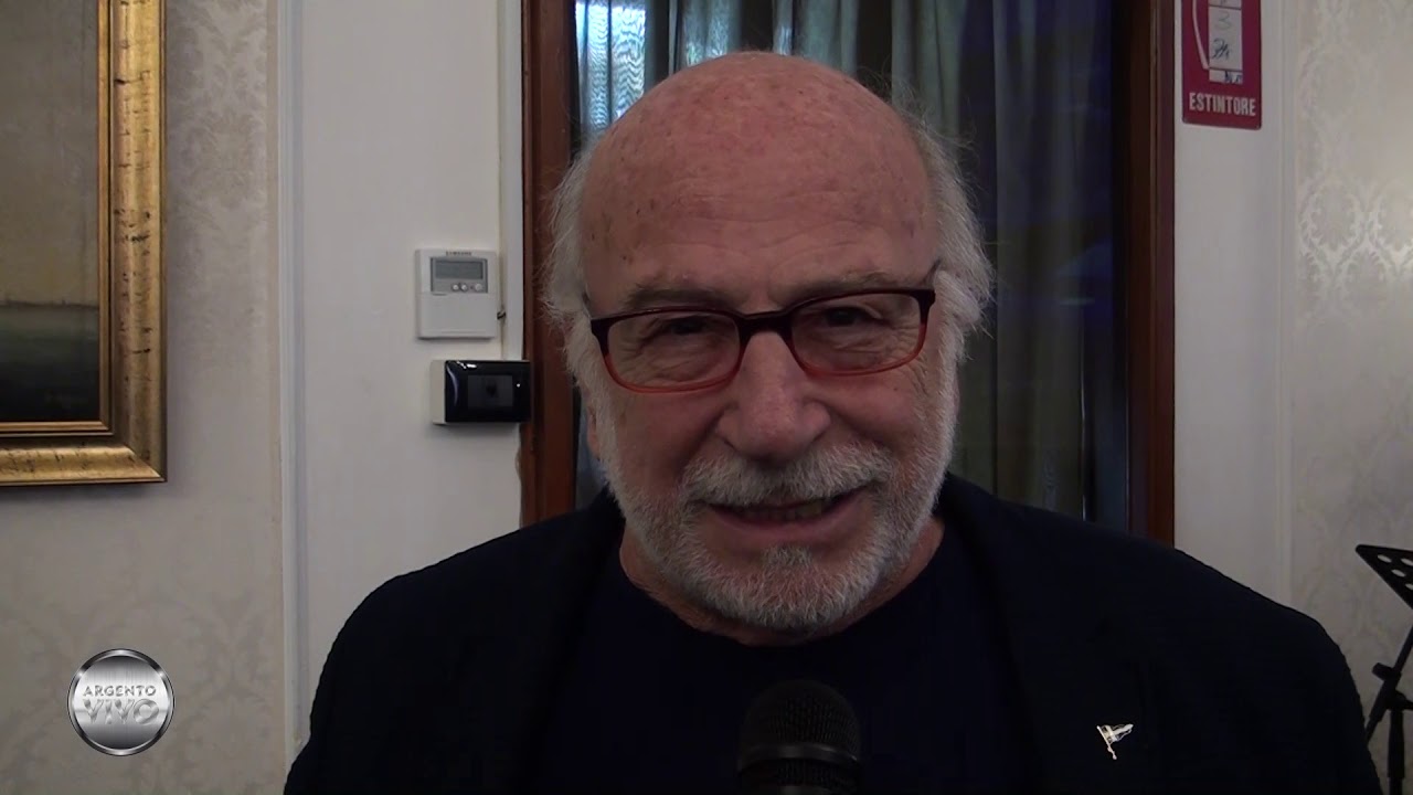 Presentazione "Io e la mia scimmia" Intervista a Lucio Allocca - YouTube