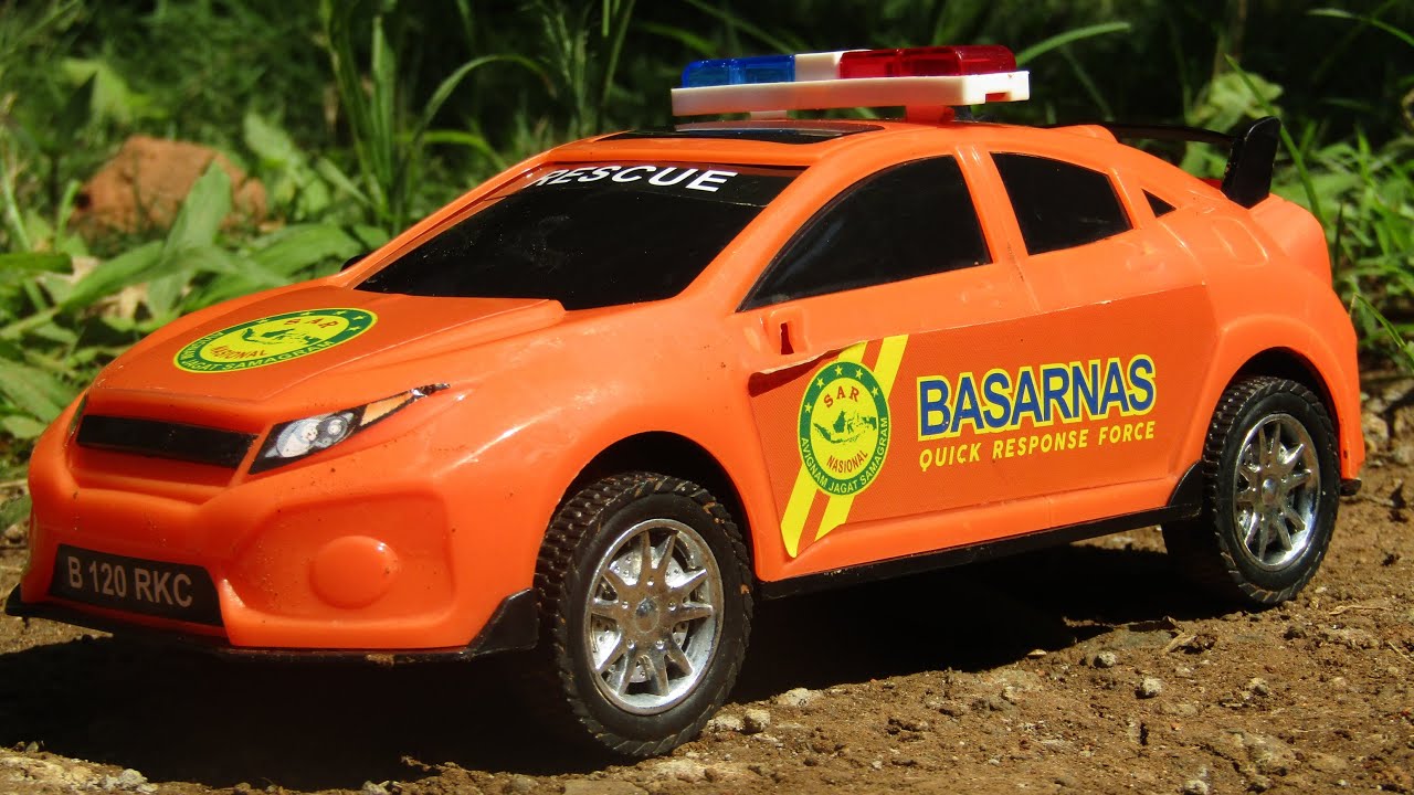 Mencari Mobil-mobilan Basarnas, Mobil Polisi, Mobil Beko Mainan, Bus ...