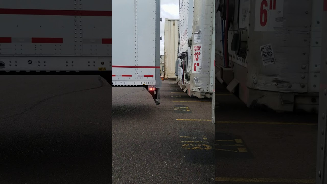 Tractor Trailer 45 Degree Backing in Between Two Trailers - YouTube