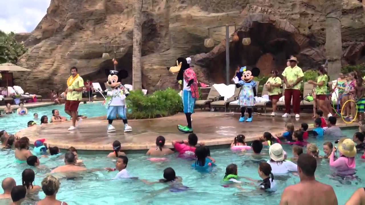 Aulani Pool Dance Party - YouTube