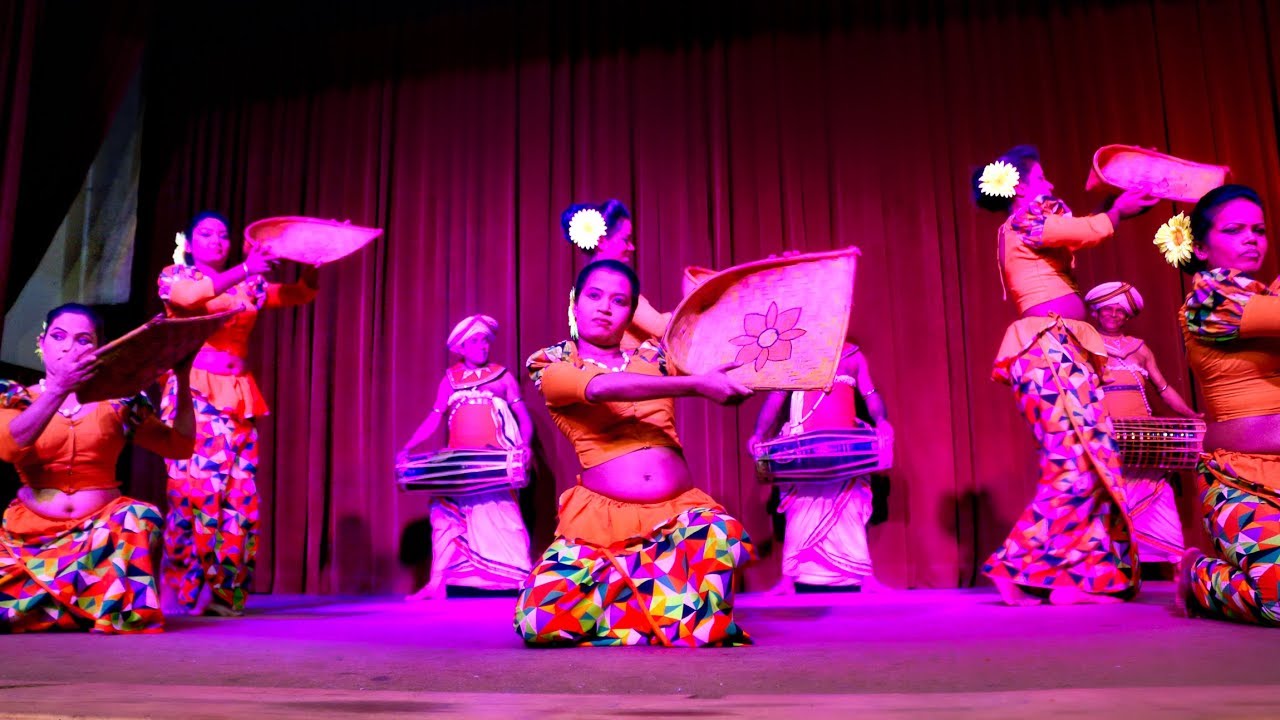 Kulu Dance @ Mallawaarachchi Kandyan Dance in Sri Lanka - YouTube