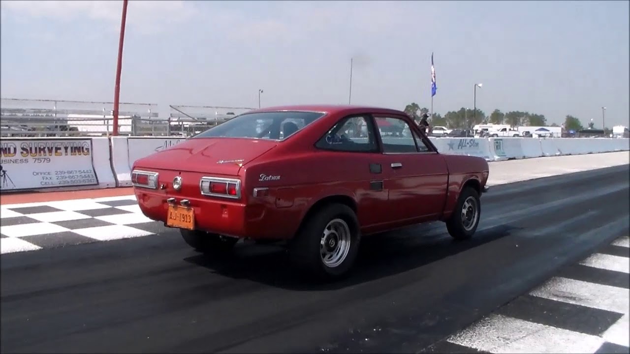 Datsun drag racing - YouTube