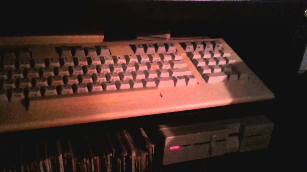 Commodore 128 - turbo pascal on CP/M - XU1541 - YouTube