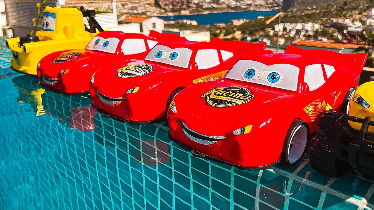 Disney Pixar Cars falling into deep pool, Lightning McQueen, Tow Mater ...