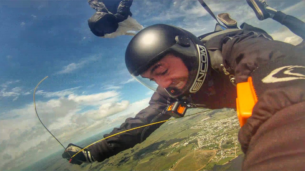 Skydiving emergency parachute malfunctions, had to open the reserve ...