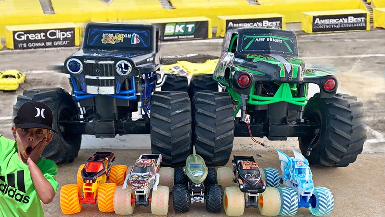 Monster Truck Toy Play II: 1 HR Toy Monster Truck Compilation | Max D ...