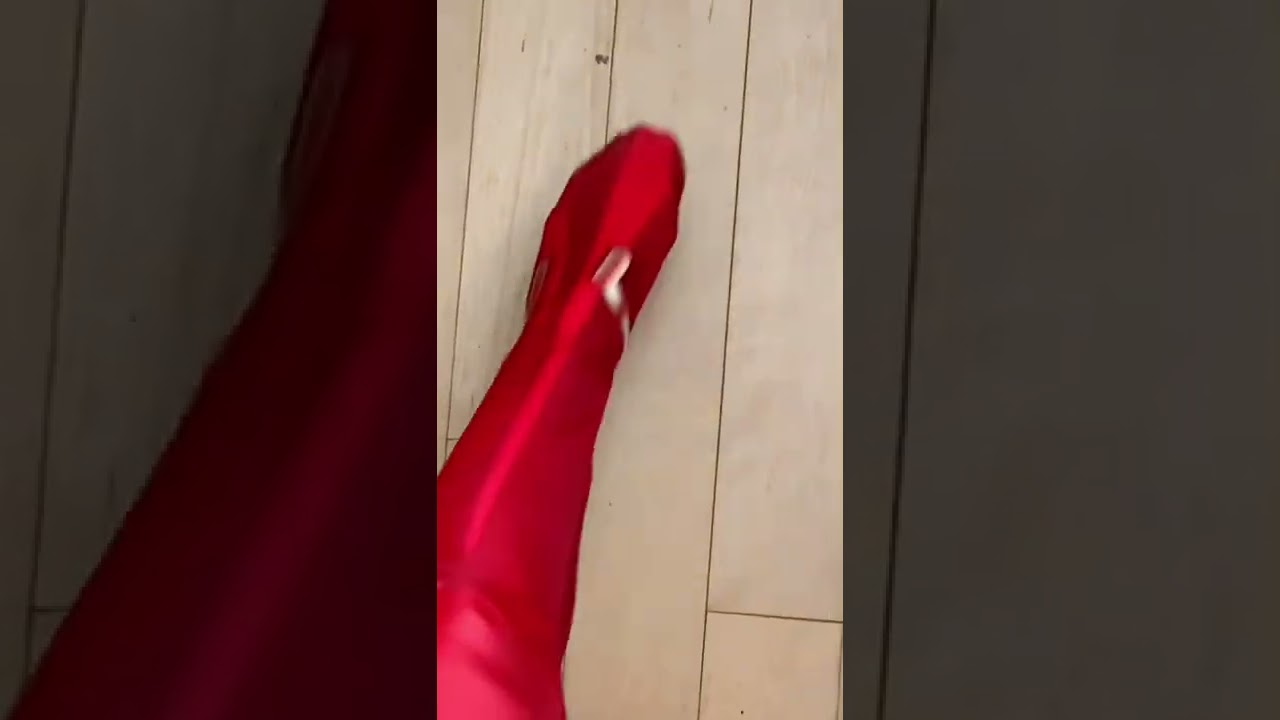 Zero Two Cosplay😳 Zerotwo Zerotwocosplay Darlinginthefranxx Anime Cosplayer Cosplaying