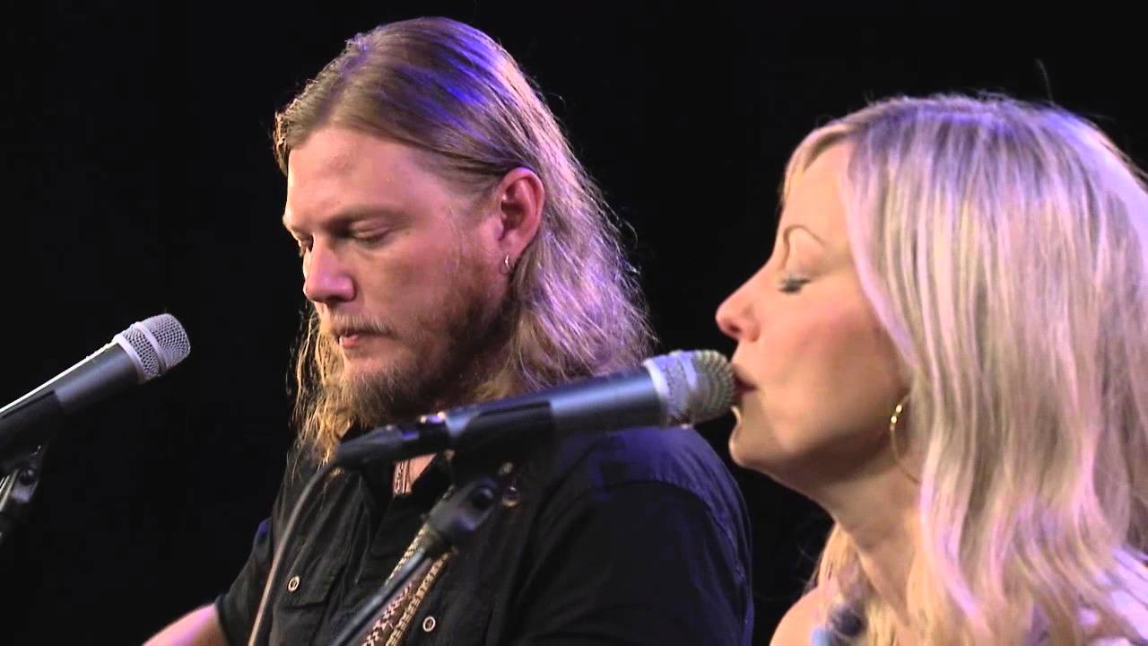 Robynn Shayne performs on Lost In Sound - YouTube