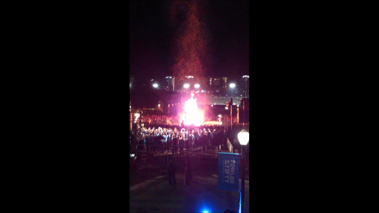 UCLA Beat 'SC Bonfire 2014 (II) - YouTube