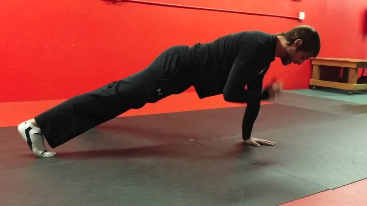 Shoulder Tap Plank with T-Spine Rotation - YouTube