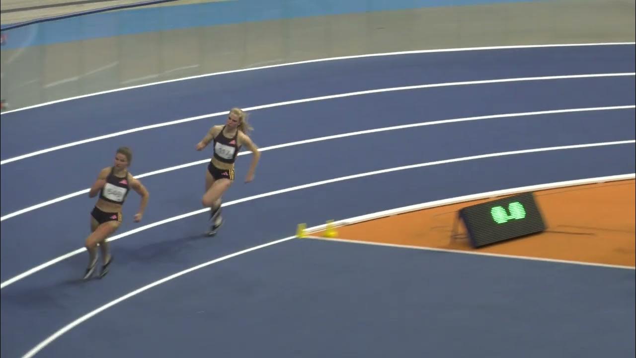 V 400m serie met Myrte van der Schoot (52.57) - YouTube