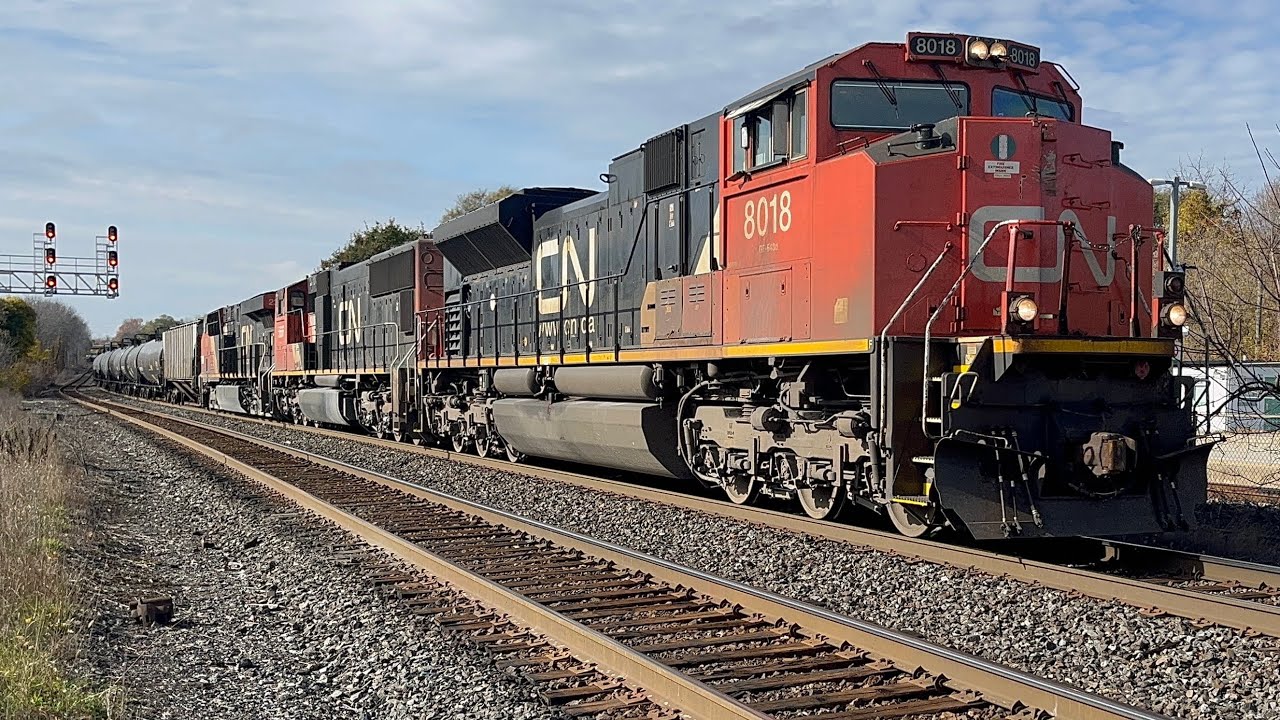 Horn Salutes/Shows Galore Sunday Railfan at Georgetown GO/VIA Mile 23 ...