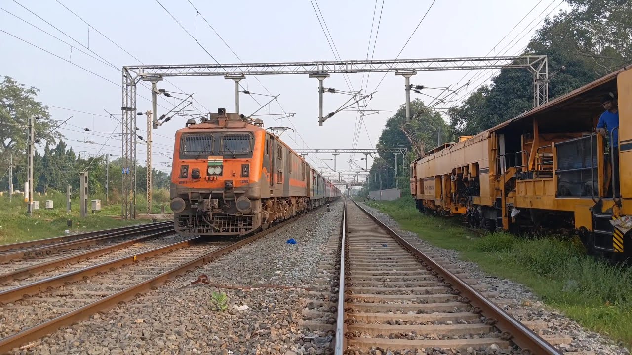 Amrit Bharat Express Orange colour WAP-7 | Mahabodhi Express | Gaya Jn ...