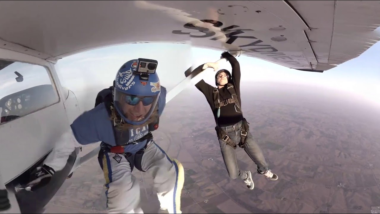 360 VR Skydive - YouTube