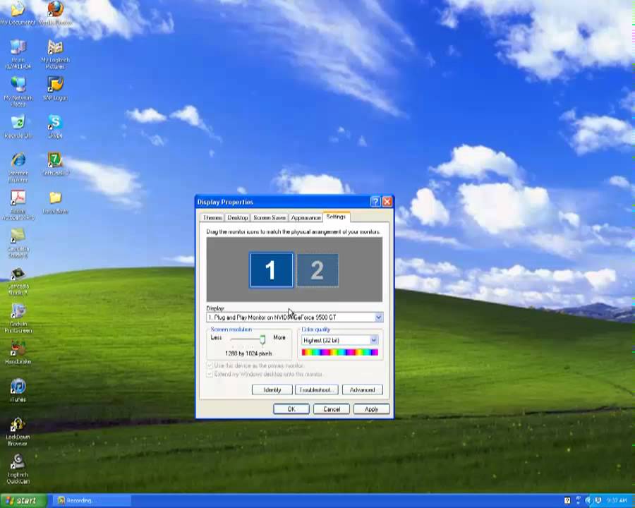 Changing the Resolution in Windows XP - YouTube