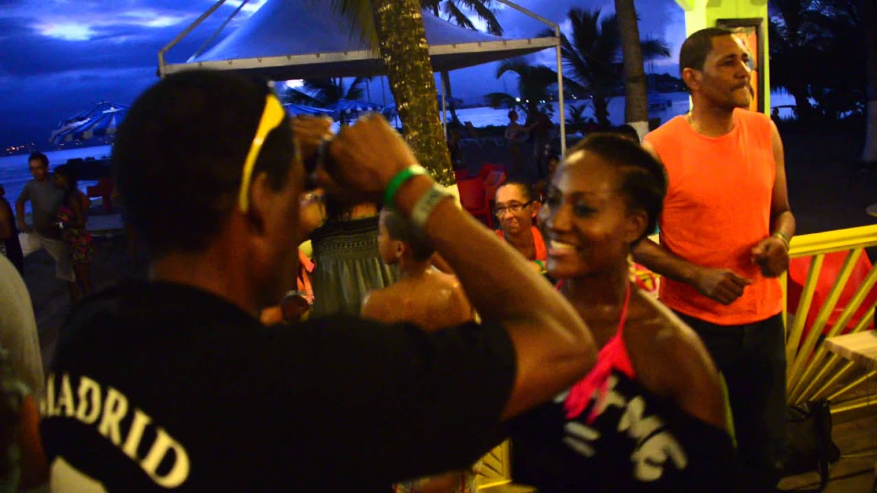 Salsa Beach Party avec Son De Corazon - YouTube