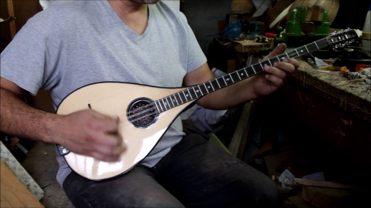 Ταμπουρομπούζουκο-six string bouzouki - YouTube