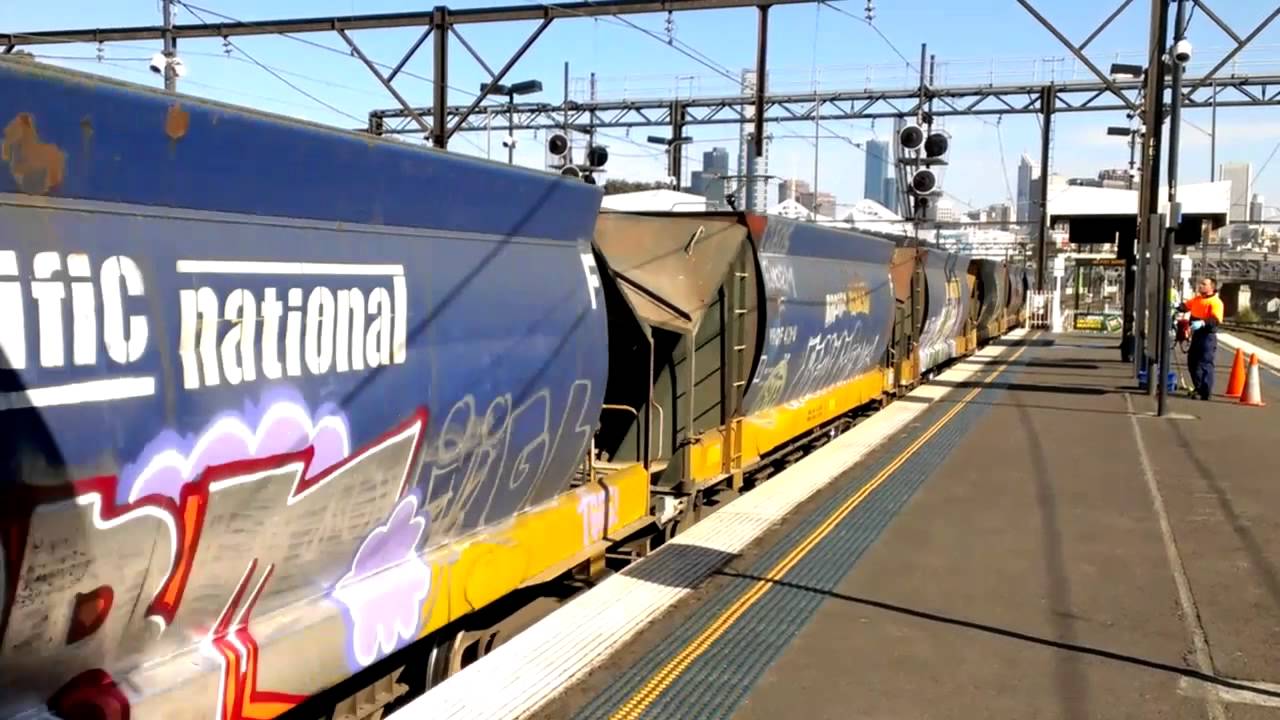 Pacific National A-class through Richmond with empty hoppers - YouTube