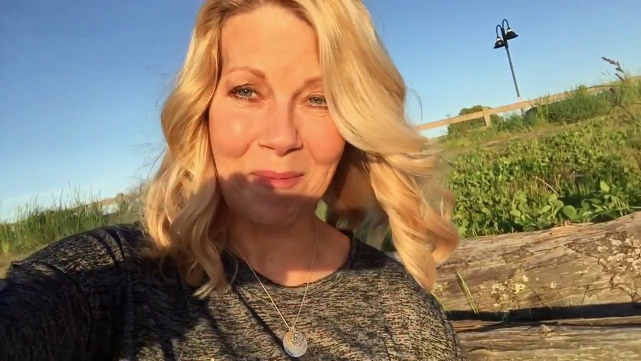 In Between Times with Megan O'Brien | Barbara Niven - YouTube