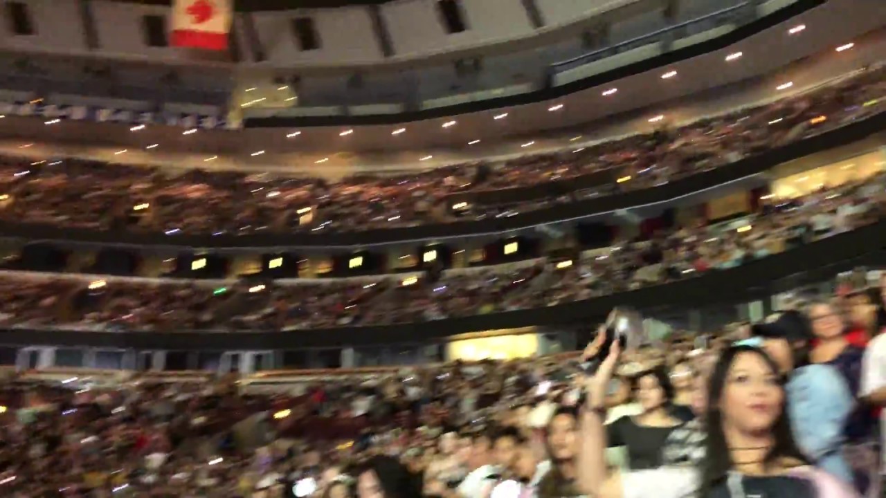 Mic Drop MV Fan Chant, Chicago Day 2 (10/3) - YouTube