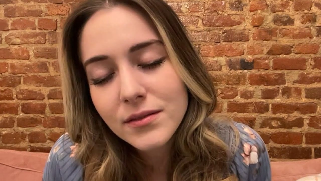 Lea Hypnotized: Stuck In A Hypnotic Loop - YouTube
