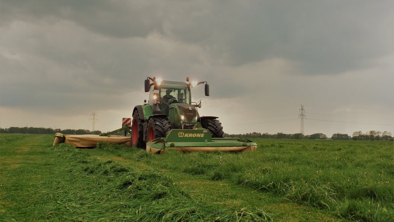 Gras Silo 2K17 mit Fendt, John Deere, Deutz und Case - YouTube