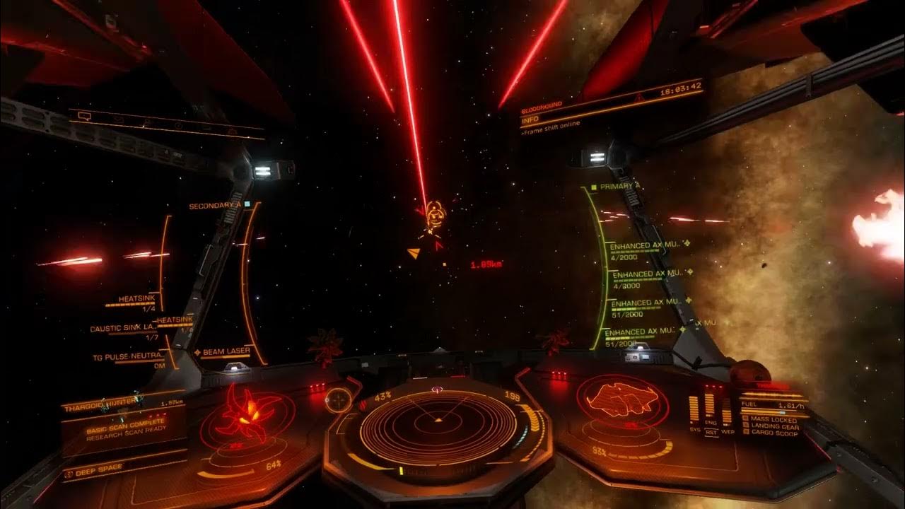 Elite Dangerous - Fighting a Glaive Hunter - YouTube