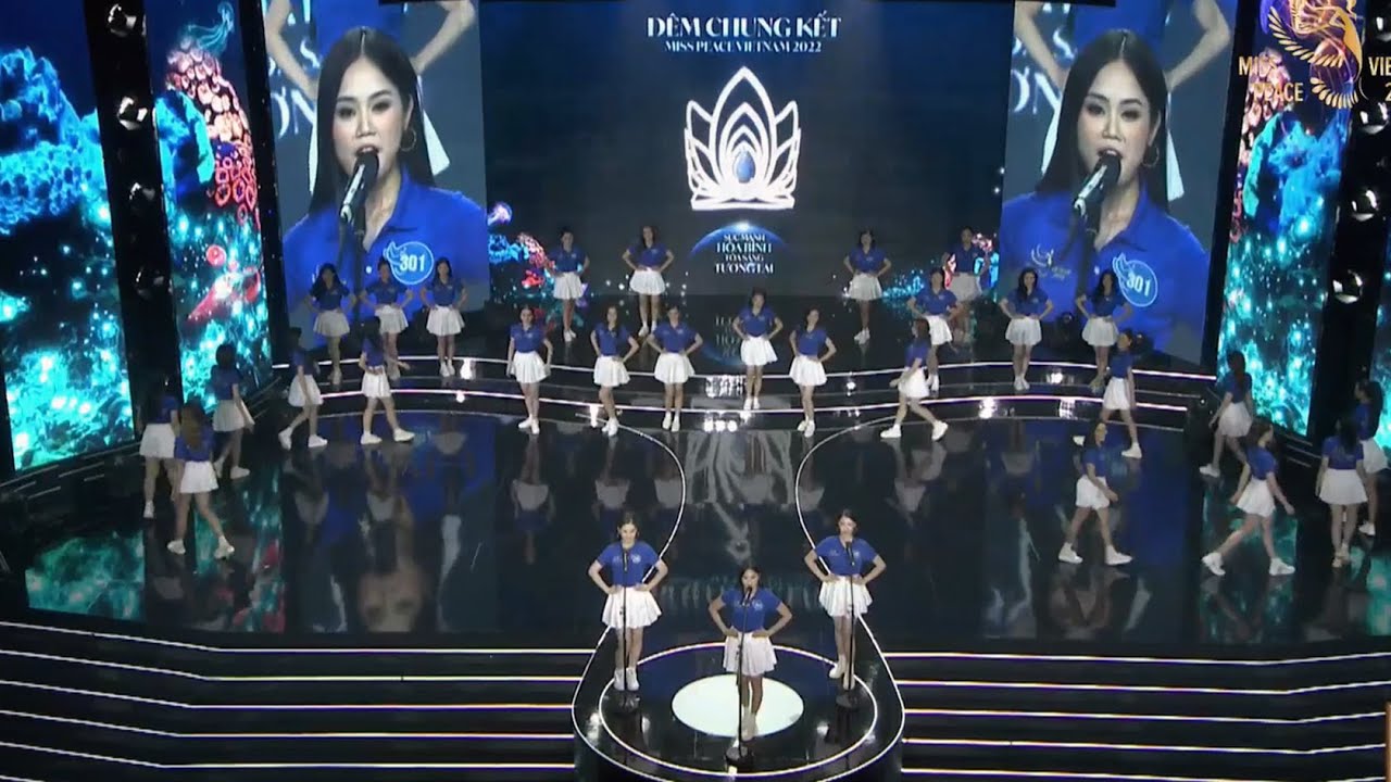 Final miss Peace Việt Nam | Màn hô tên chào sân ấn tượng - YouTube