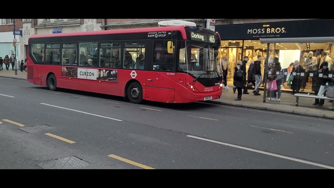 BUS ROUTE 465 PICKING UP PASSENGERS IN KINGSTON - YouTube